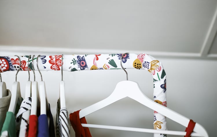 A doorless walk-in wardrobe that fits in your bedroom - IKEA