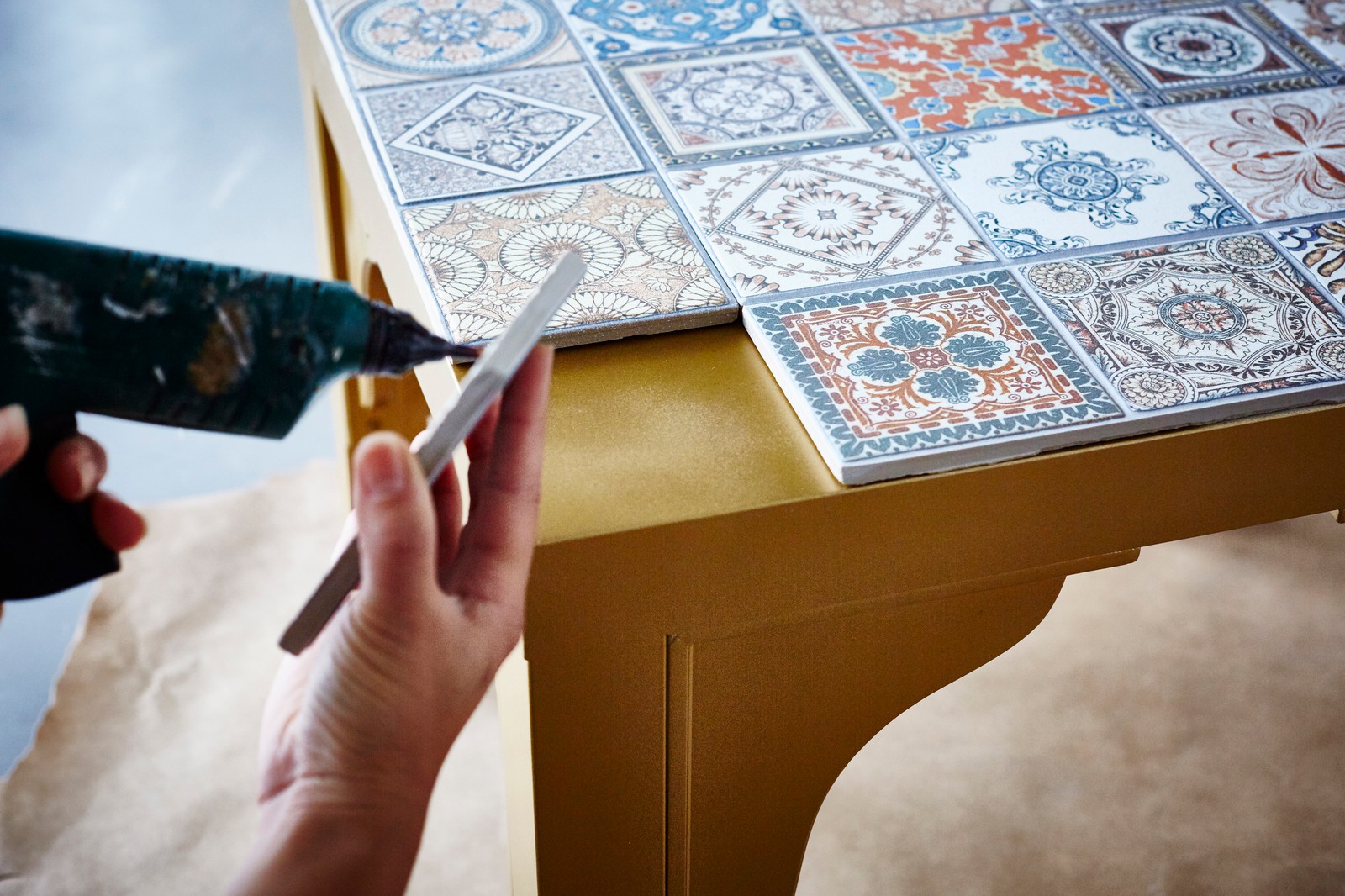 DIY: Gör ditt LACK bord personligt - IKEA