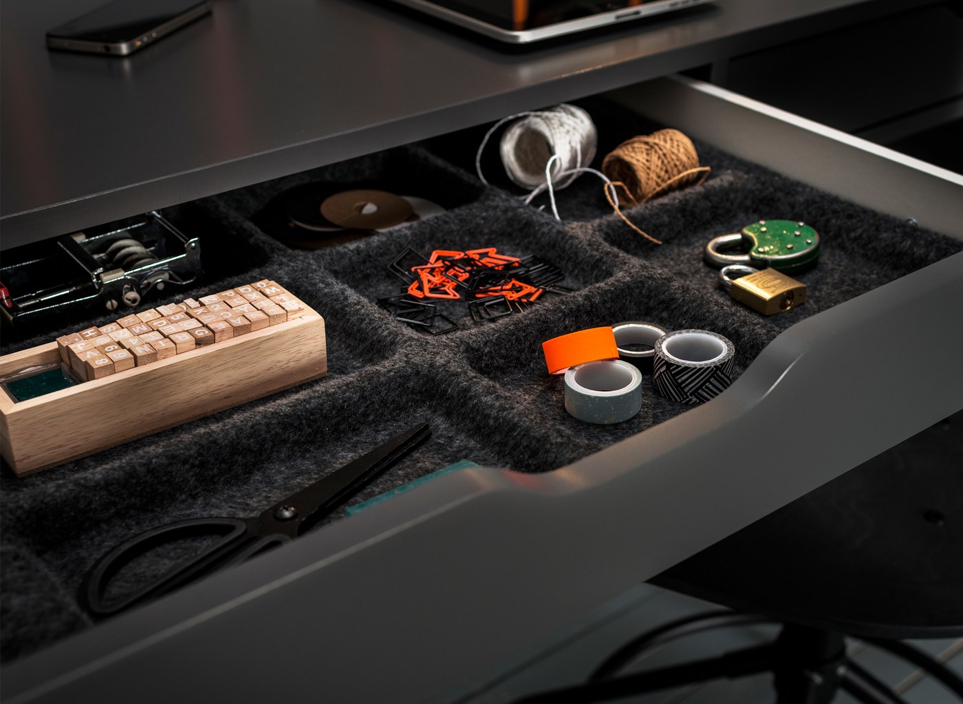 3 ways to organise your desk - IKEA