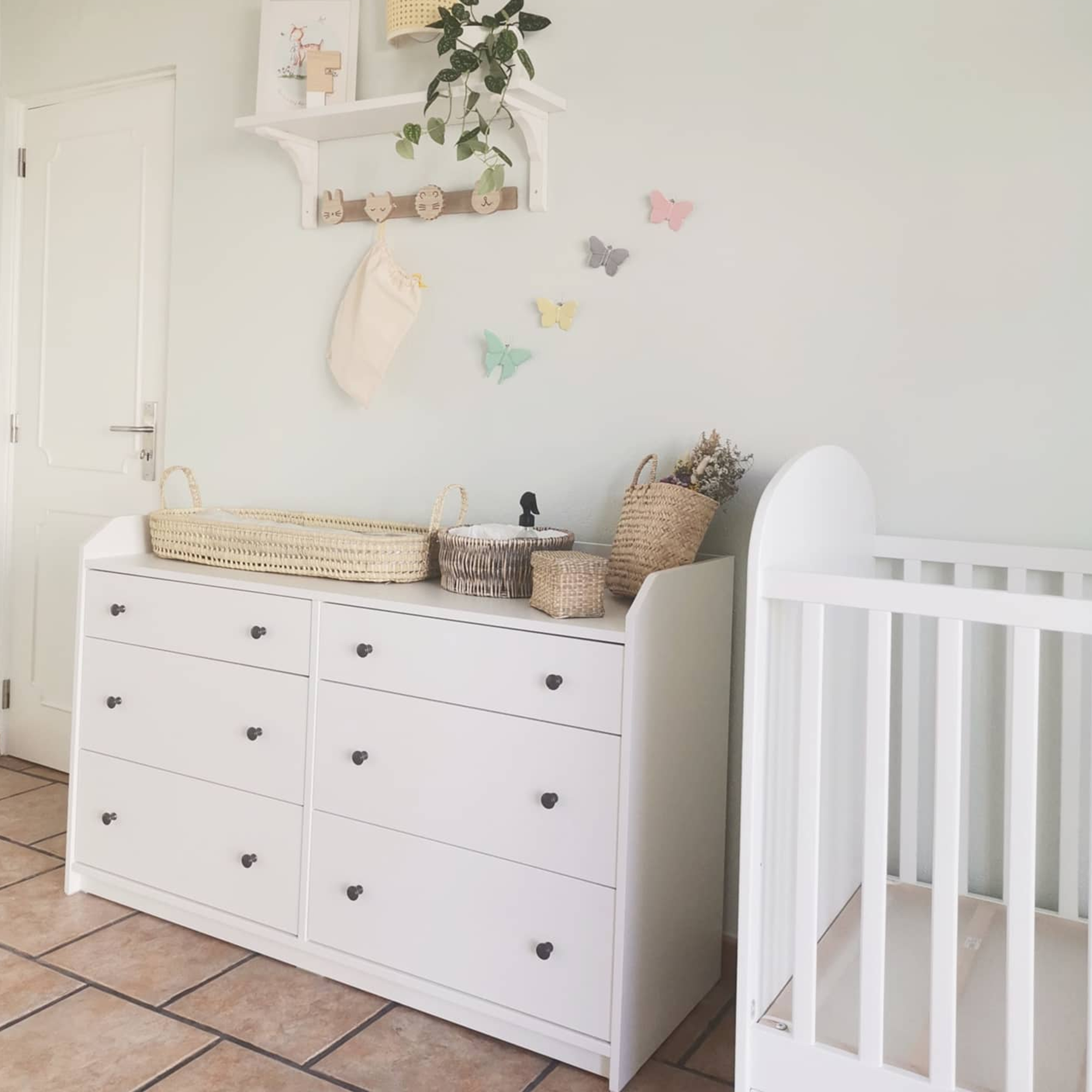 Tips om de kast in je babykamer in te richten - IKEA