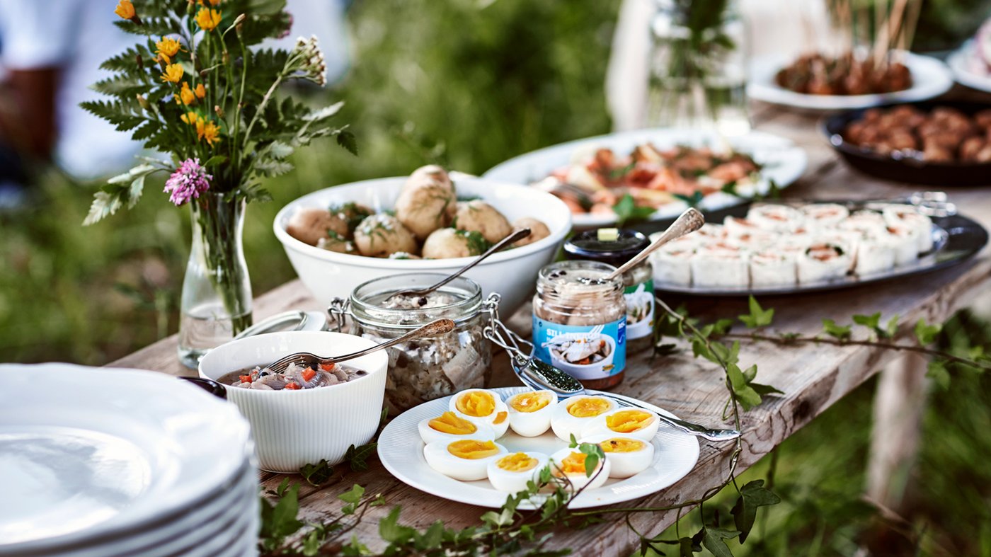 Midsommardukning med nya favoriter - IKEA