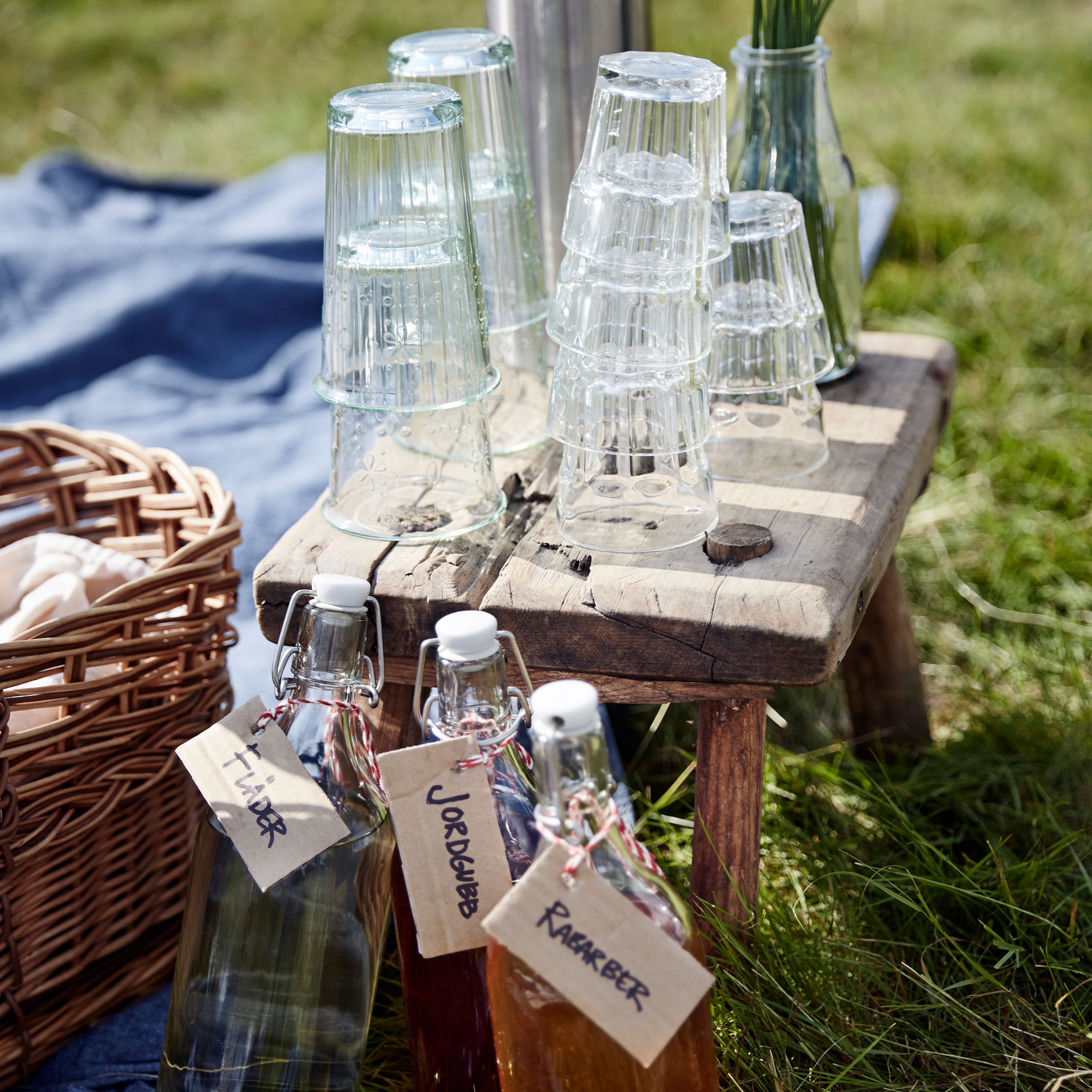 Set the table for Midsommar - IKEA Switzerland