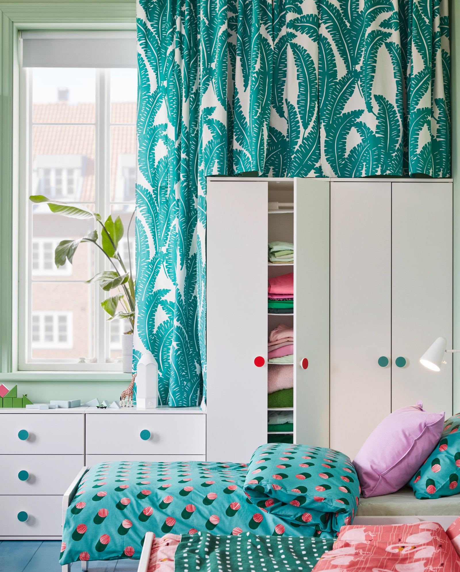 Personal space in a shared children’s room - IKEA