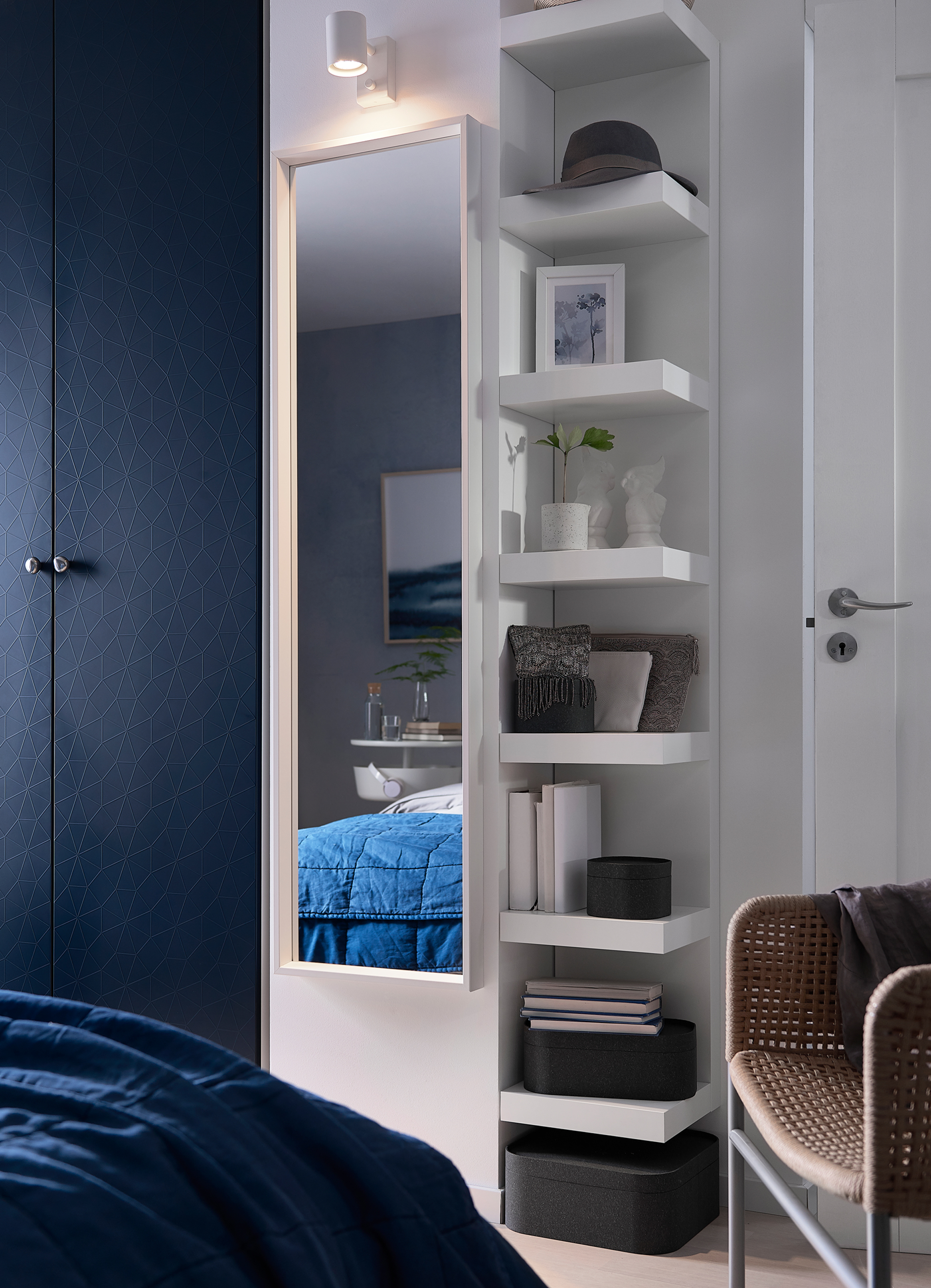 Sleek storage for your clothing collection - IKEA