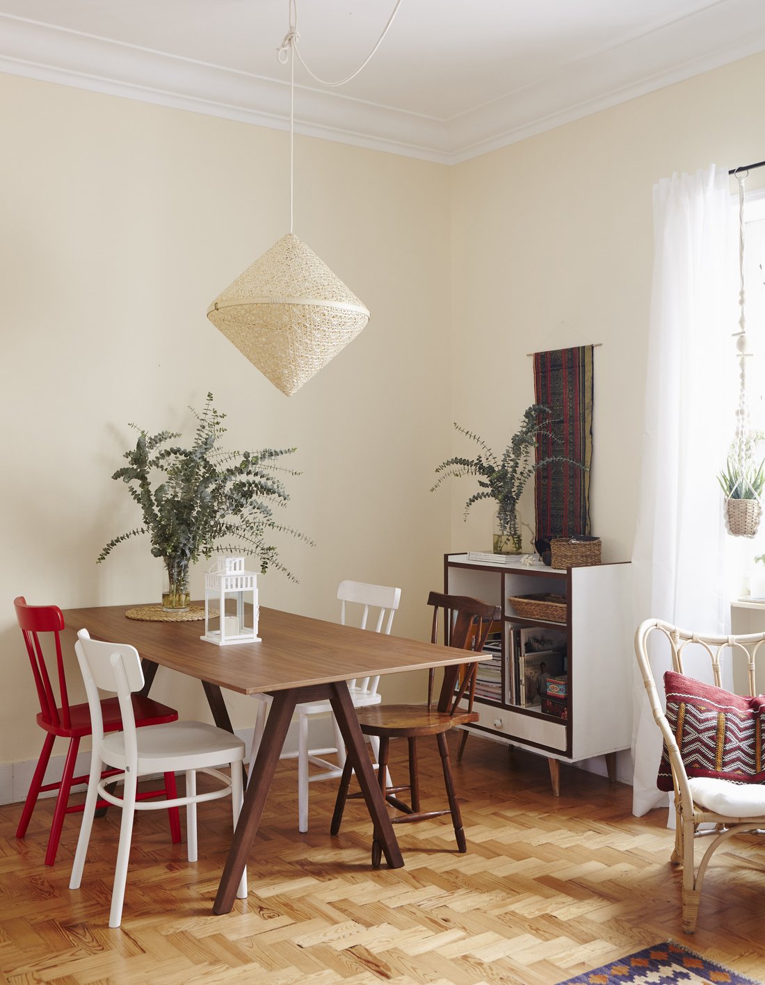 Take a tour of a rental apartment with personality - IKEA