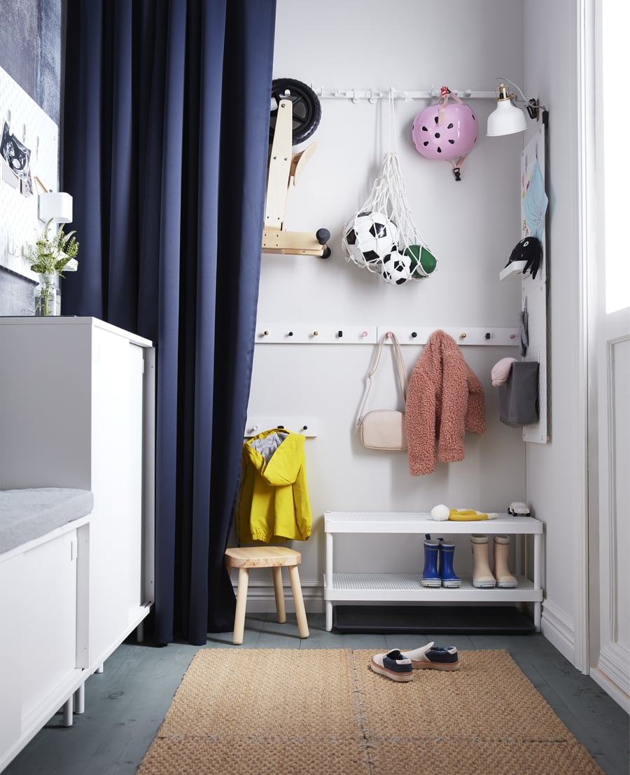 A small and smart family hallway - IKEA
