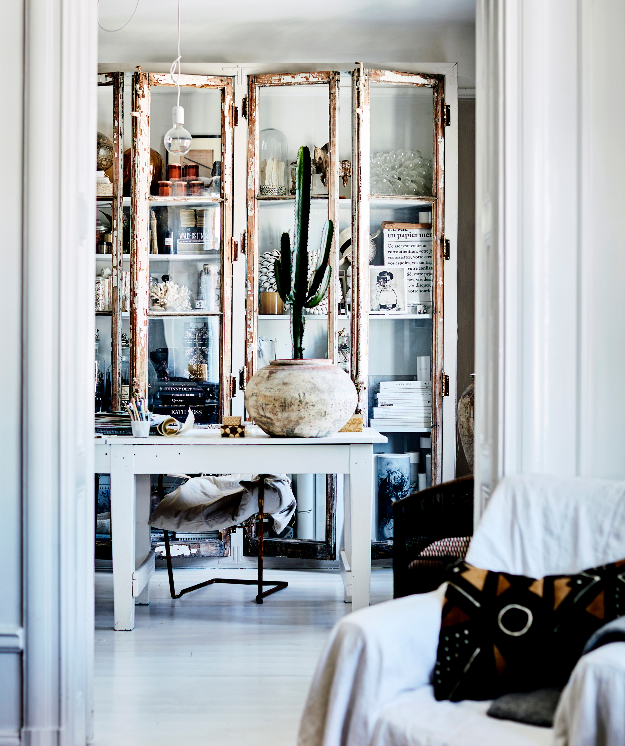 Tour a home full of personal collections - IKEA