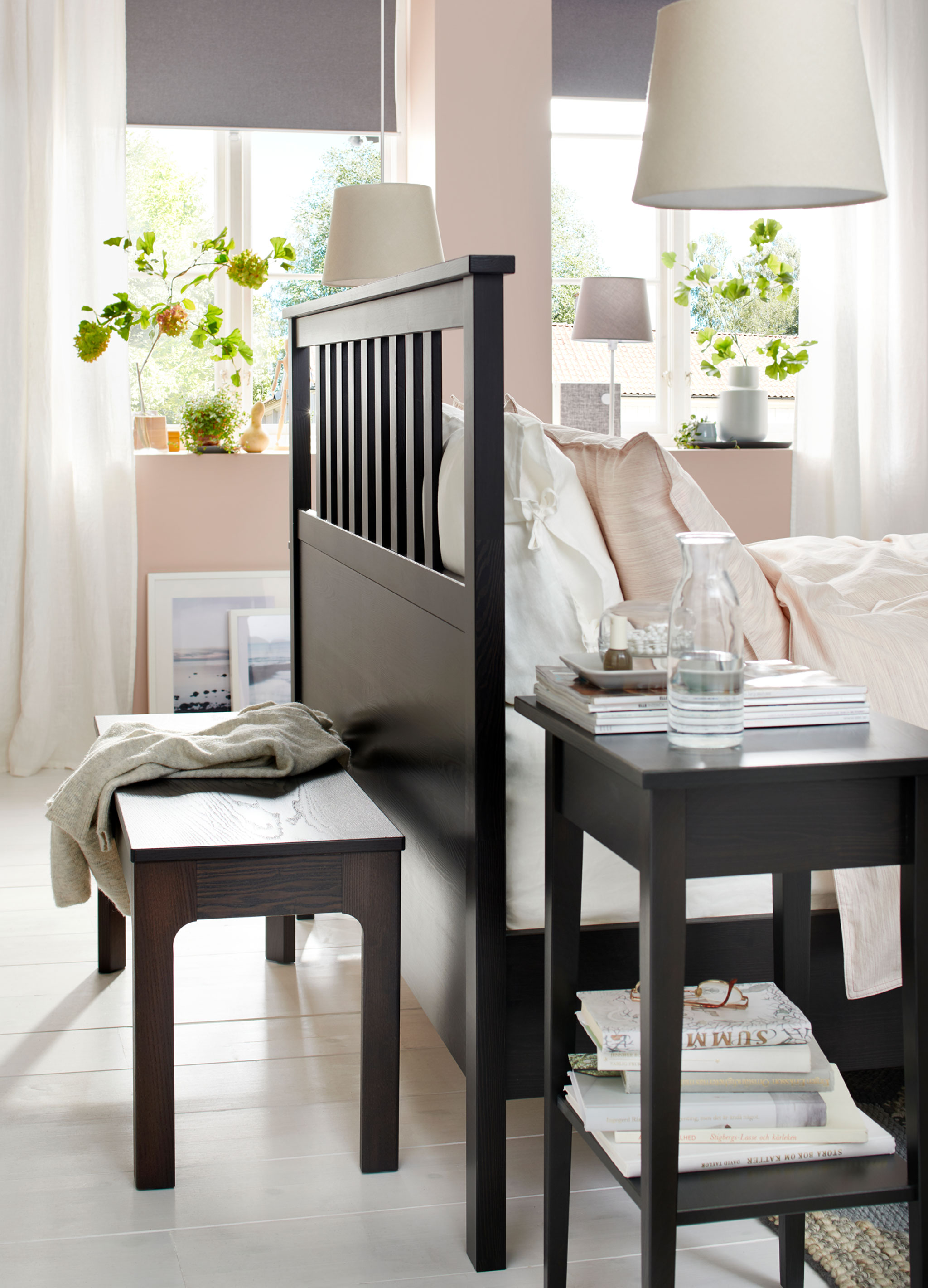 A stylish bedroom, however you look at it - IKEA