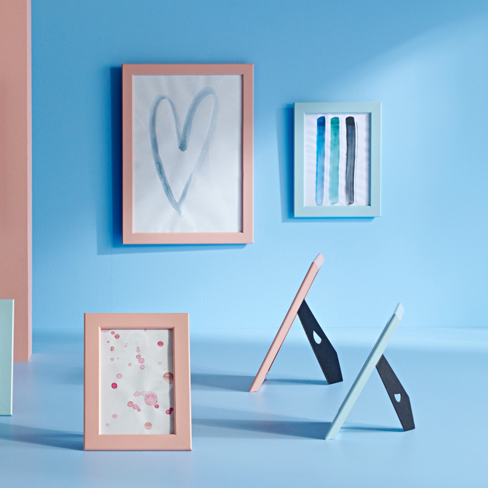 Finding the Right Picture Frame - IKEA