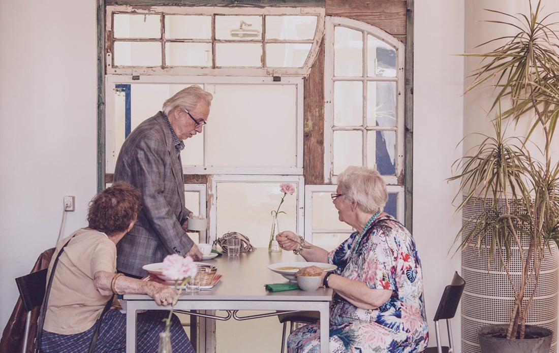 DIY bedside table ideas - IKEA