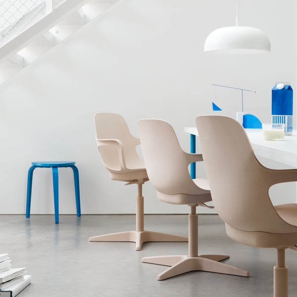 Scaun rotativ potrivit și pentru birou, și pentru ma - IKEA