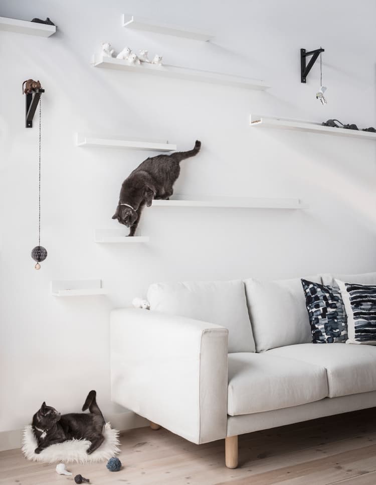 IKEA Picture Ledge Hacks | IKEA UAE - IKEA
