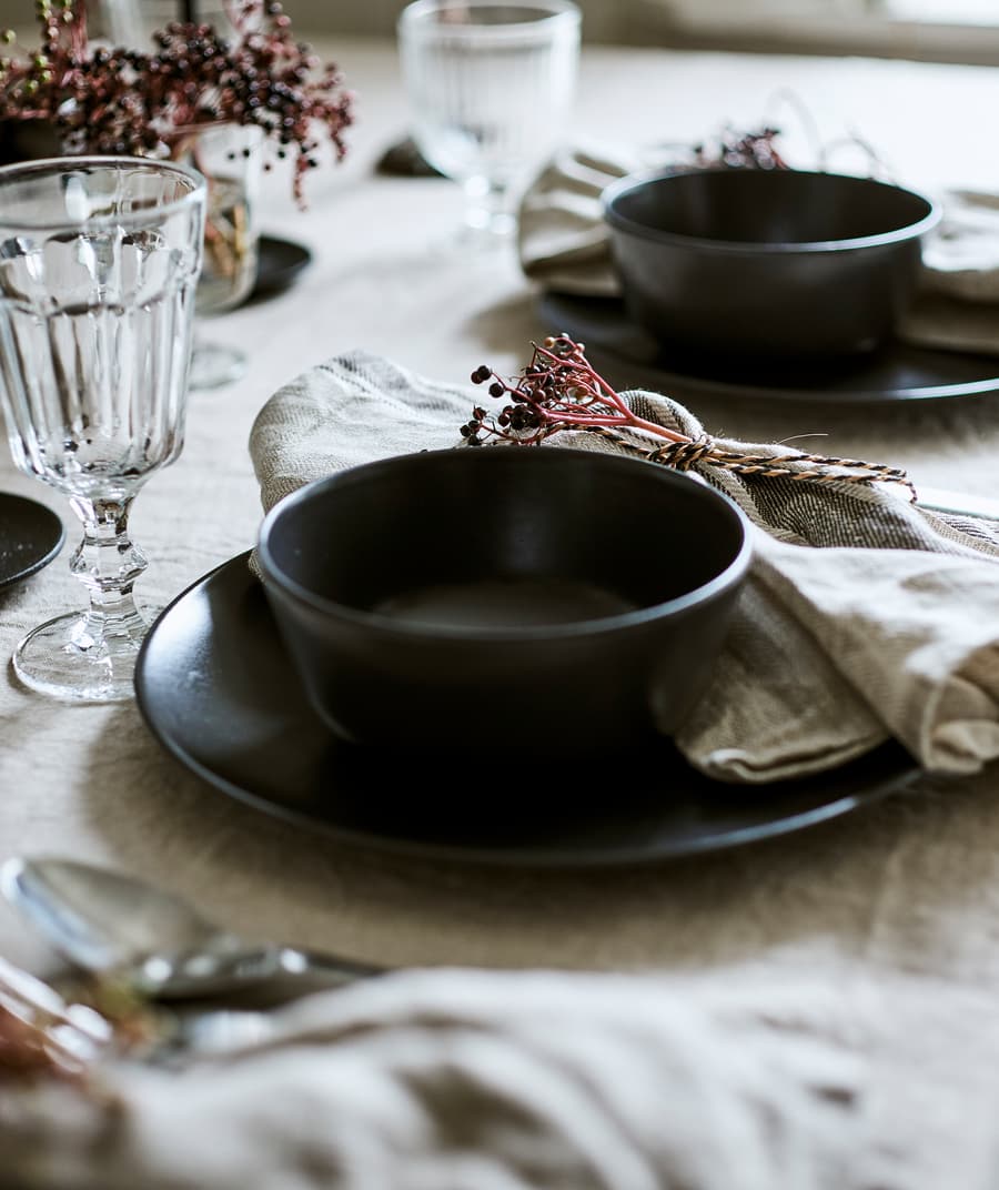 A stylist’s guide to creating a festive table setting - IKEA | IKEA ...