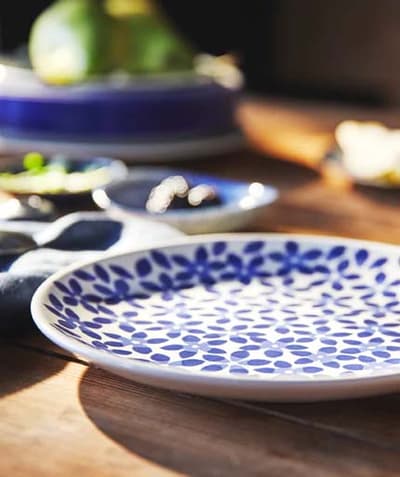 Bring the blue interiors trend to the dining table - IKEA Australia