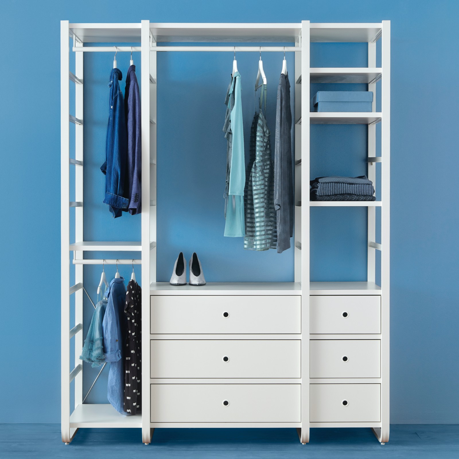 Offener Kleiderschrank Mit Schubladen