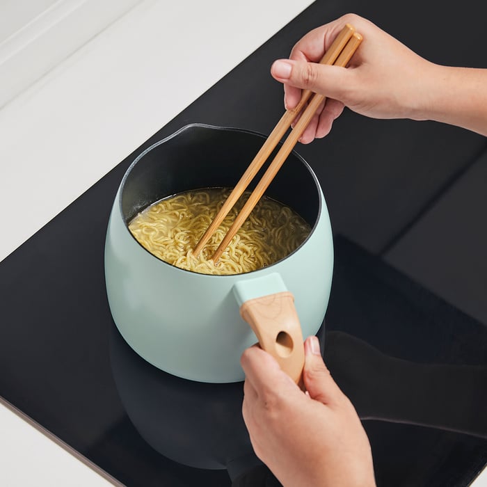 MANGOFISK saucepan with lid, non-stick coating/green, 2.3 l - IKEA
