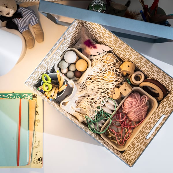 TJENA Kotak storan berpenutup, biru, 25x35x20 cm - IKEA