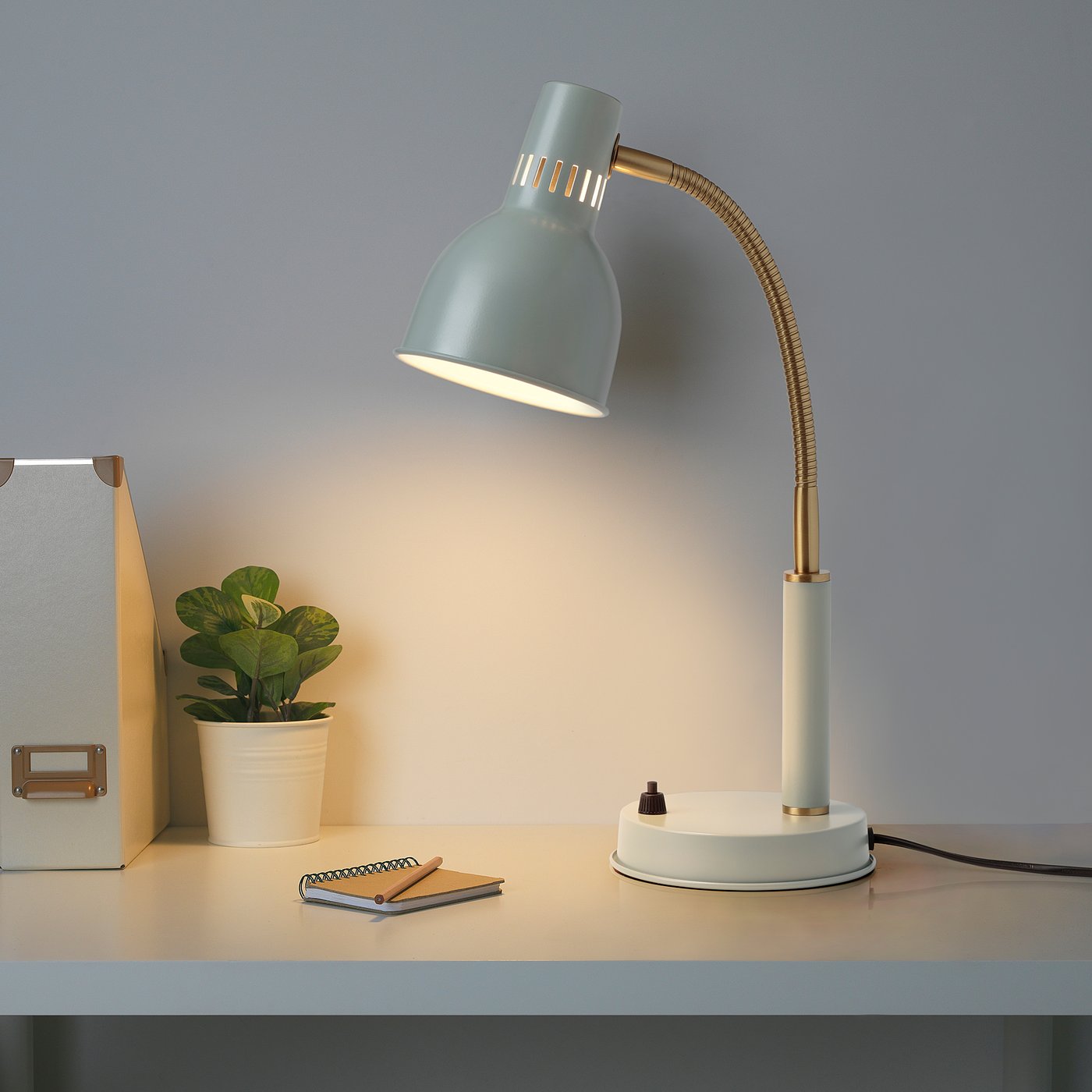 BASTERUD Bureaulamp, lichtgroen - IKEA