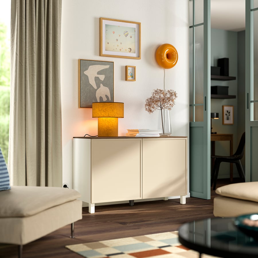 BESTÅ oppbevaring med dører, hvit/Krukmakare beige, 120x42x75 cm - IKEA
