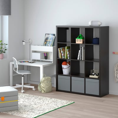 https://www.ikea.com/no/no/p/kallax-hylle-brunsvart-20409936/ - IKEA