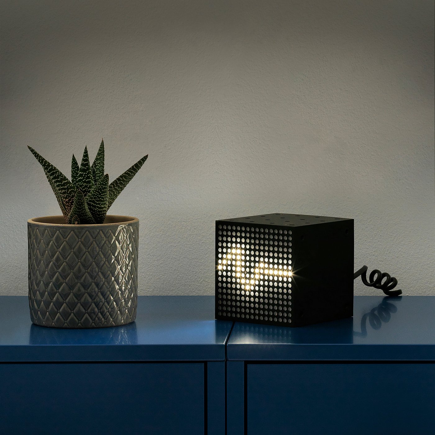 FREKVENS LED višenamenska rasveta, crna | MONTIKEA