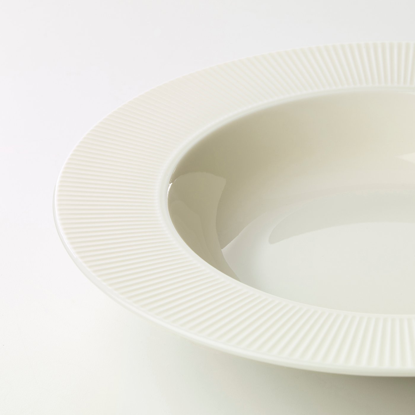 OFANTLIGT Duboki tanjir, bela, 24 cm | MONTIKEA