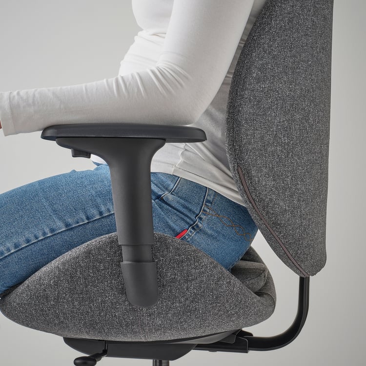 HATTEFJÄLL Pisarniški stol z nasloni za roke, Gunnared temno siva/črna - IKEA